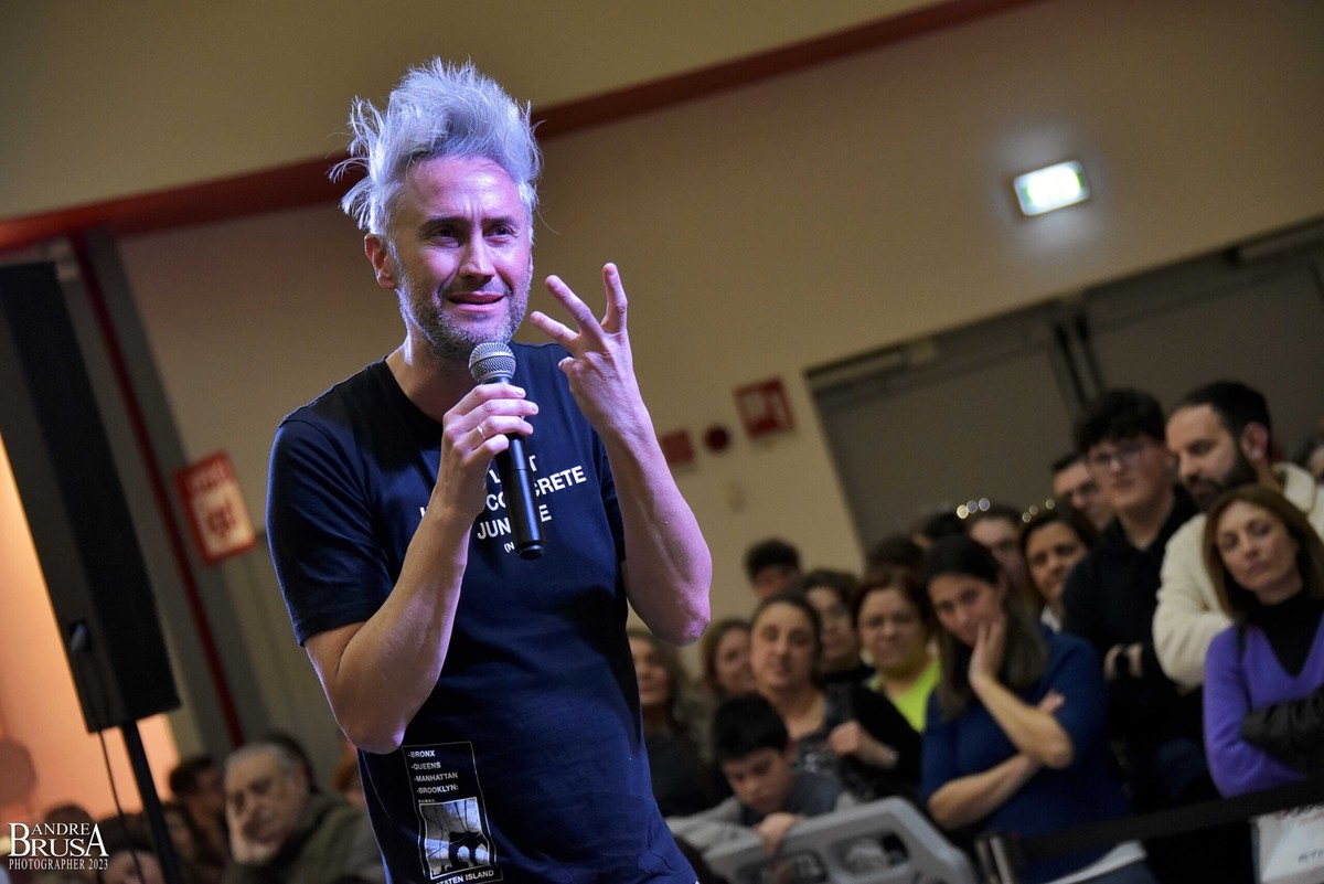 "La fisica che ci piace": il prof-influencer Vincenzo Schettini a ...